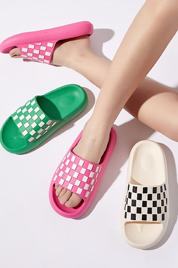 Checkered slides – Miss Sparkling